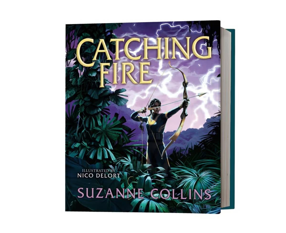 Catching Fire (The Hunger Games #2: Illustrated Edition) by Suzanne ...